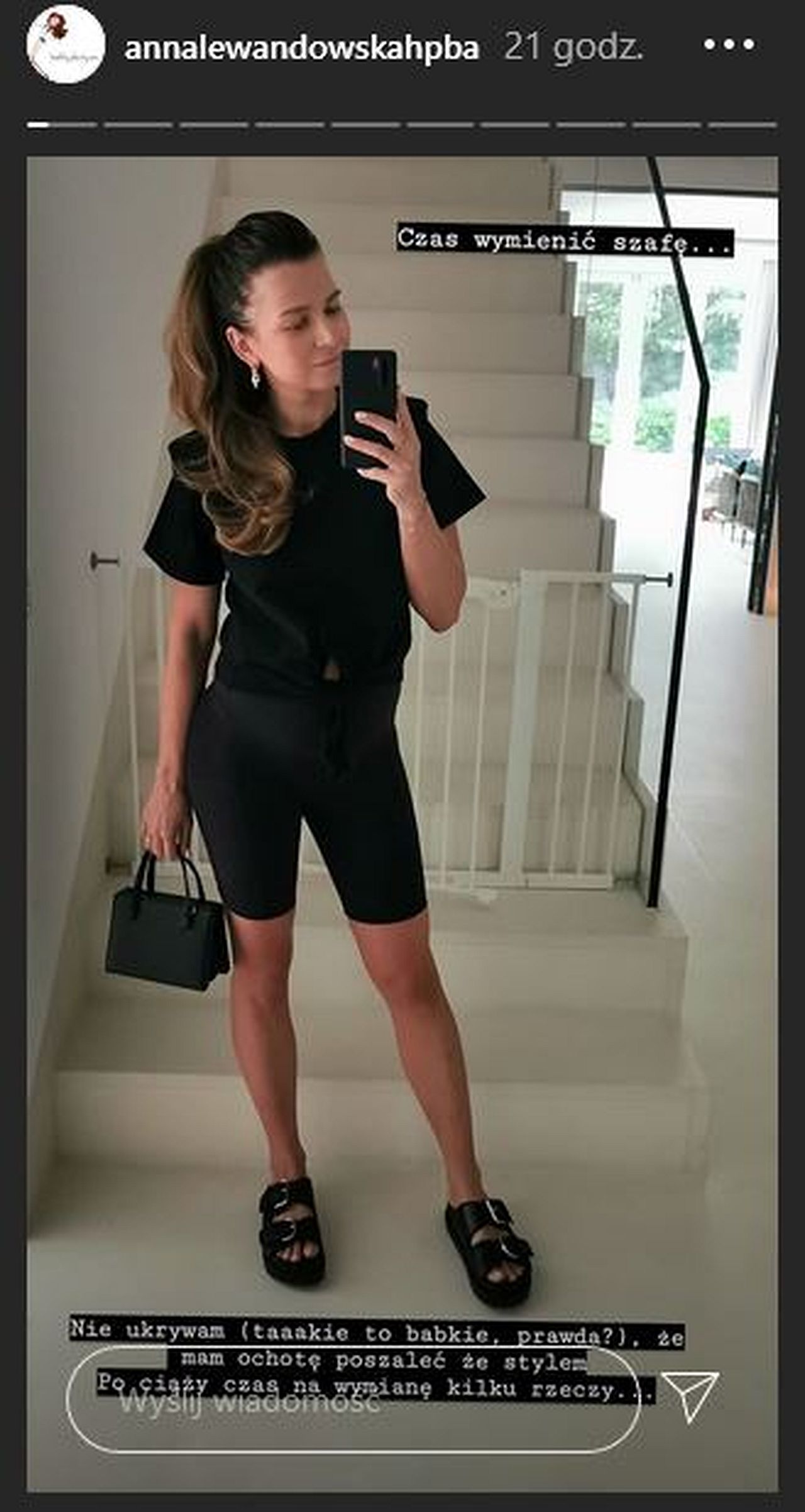 Anna Lewandowska eksponuje NOGI w krótkich szortach: "Chciałabym tak ...