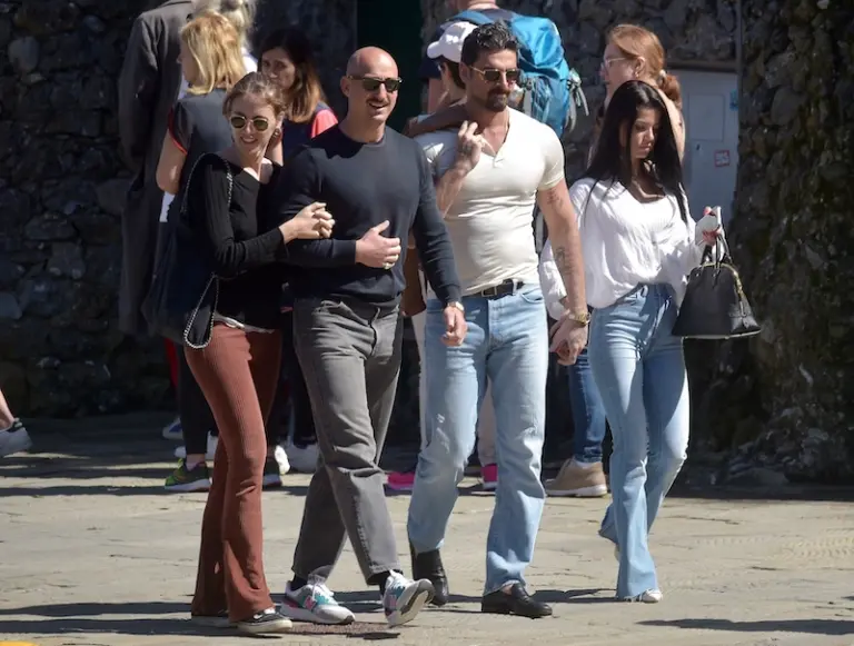 Michele Morrone z partnerką o 12 lat młodszą spaceruje po Portofino ...