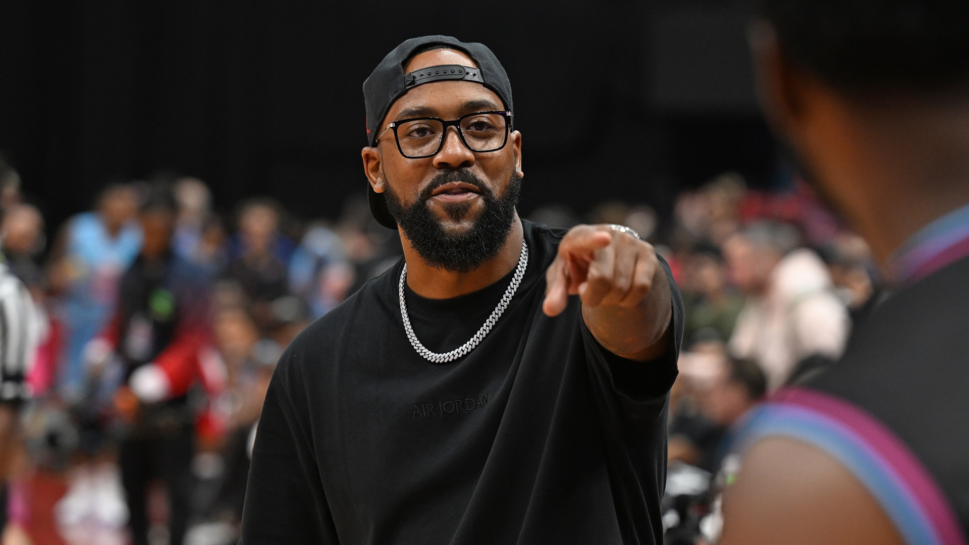 32-letni Marcus Jordan jest z 49-letnią eks przyjaciela jego ojca ...