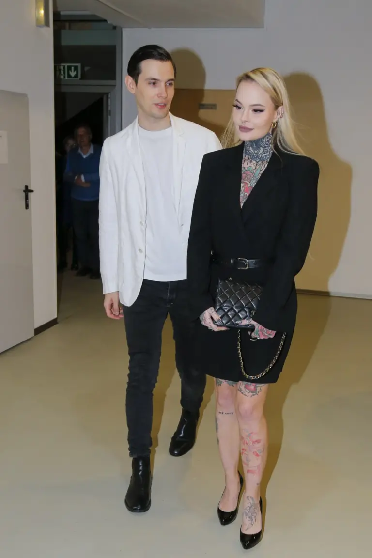 Gwiazdy na premierze spektaklu "(nie)Wszystko Ci oddam"! | Kozaczek