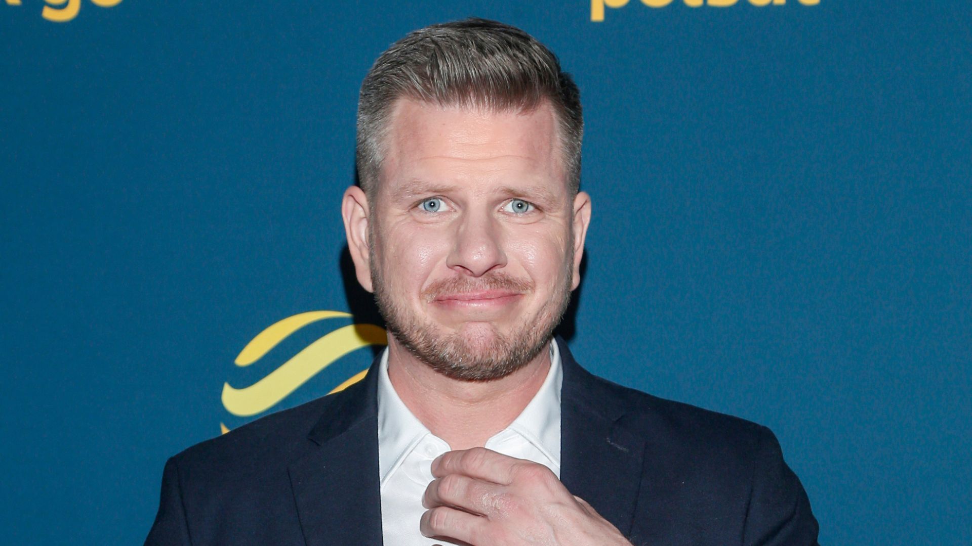 Filip Chajzer miał wypadek na motocyklu! Leży w szpitalu w Krakowie ...