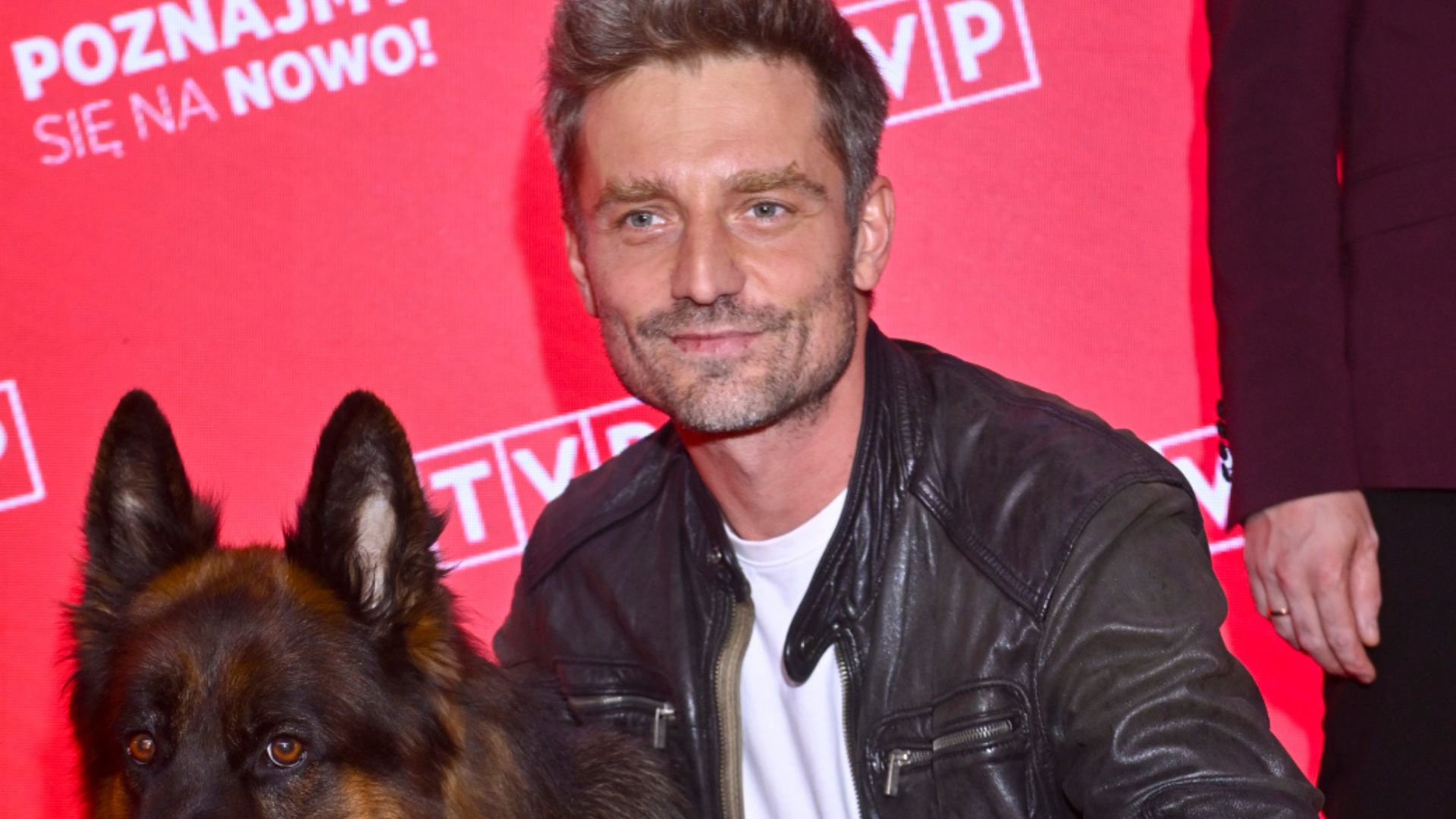 Marcin Rogacewicz na spacerze z Kaczorowską. Okazuje się, że aktor ...